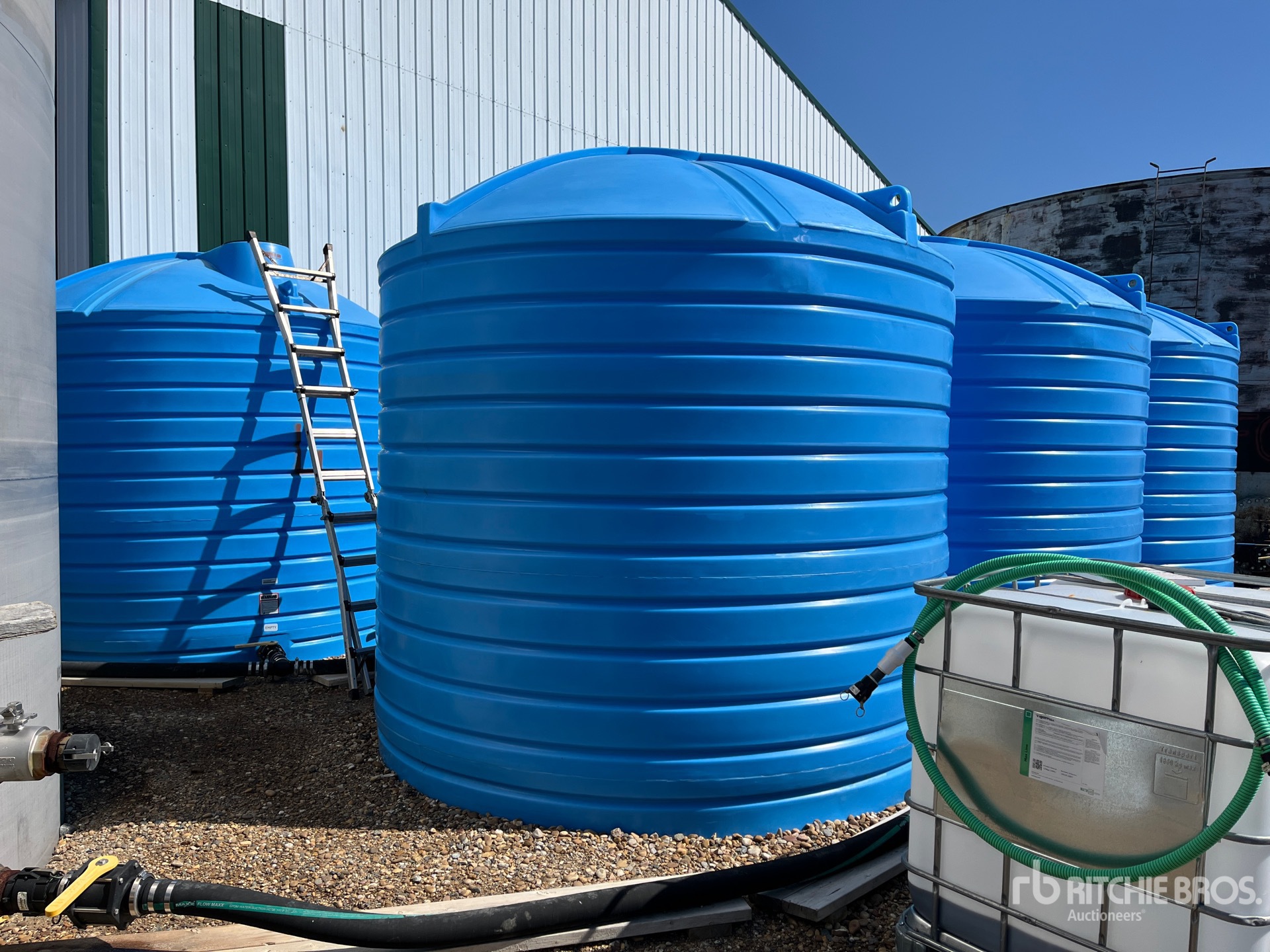 Hold-On Poly Water Tank | Ritchie Bros. Auctioneers