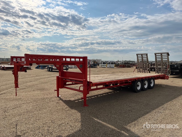 2019 Monarch 33 ft Tri/A Gooseneck Equipment Trailer | Ritchie Bros ...