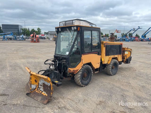 Trackless MT6 Sidewalk Plow | Ritchie Bros. Auctioneers