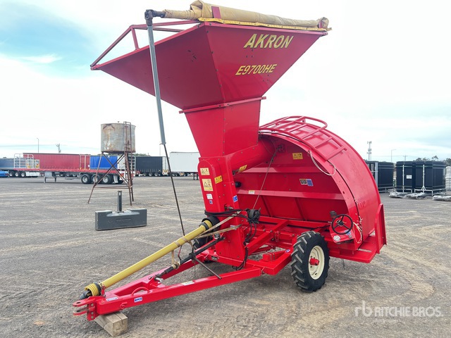 2016 Akron E9700HE Grain Bagger | Ritchie Bros. Auctioneers