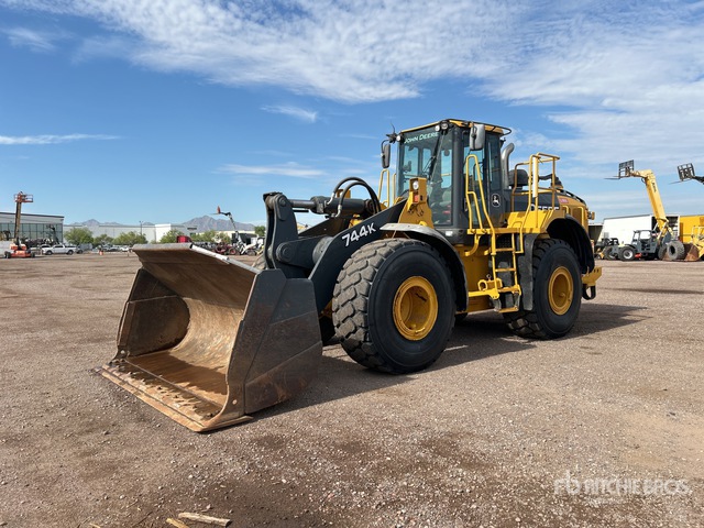 2009 John Deere 744K Wheel Loader | Ritchie Bros. Auctioneers