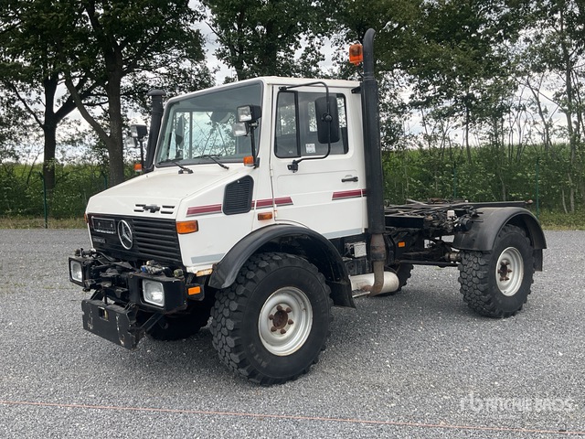 1996 Mercedes Benz Unimog 427/20 4x4 Utility Truck | Ritchie Bros ...