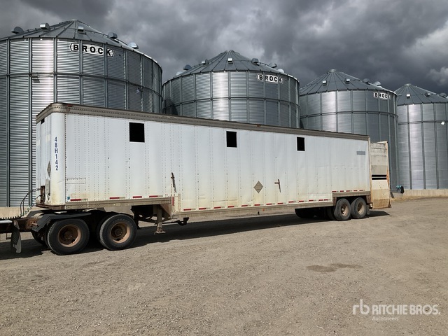 1988 Trailmobile 48 ft x 102 in T/A Livestock Revestimiento para el ...