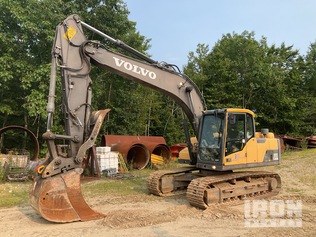 2015 Volvo EC160DL Tracked Excavator in Farmington, New Hampshire ...