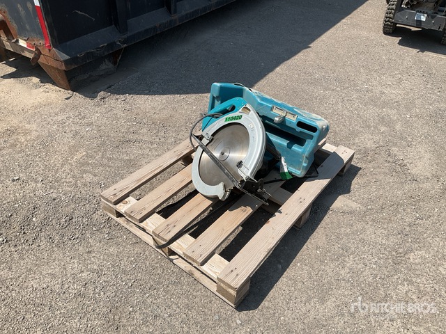 2016 Makita 5402NA Circular Saw | Ritchie Bros. Auctioneers
