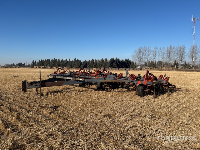 Friggstad 8810 28 ft Cultivator | Ritchie Bros. Auctioneers