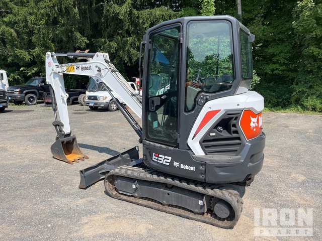 2017 Bobcat E32i Mini Excavator in Durham, Connecticut, United States ...