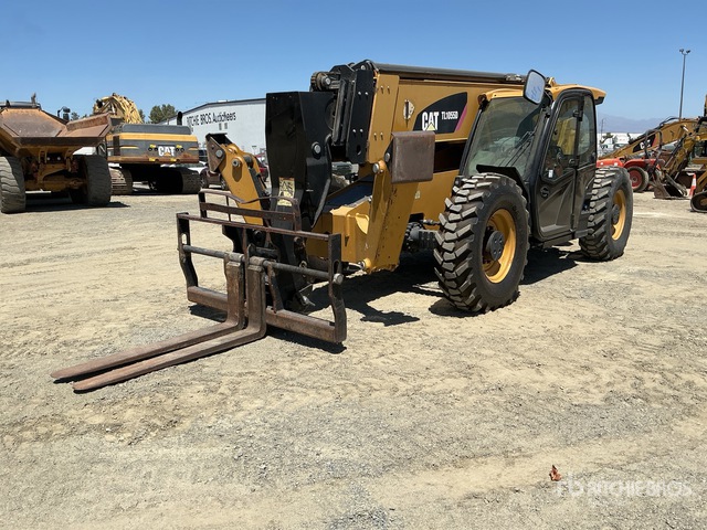 2016 Cat TL1055D Telehandler | Ritchie Bros. Auctioneers