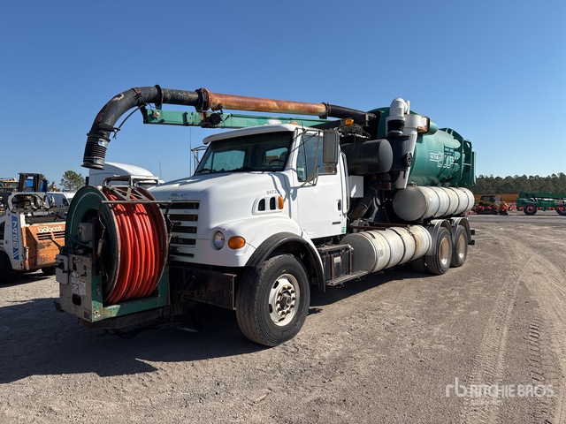 Vactor 2115-824-18 on 2003 Sterling L7500 6x4 Camion limpiador de ...
