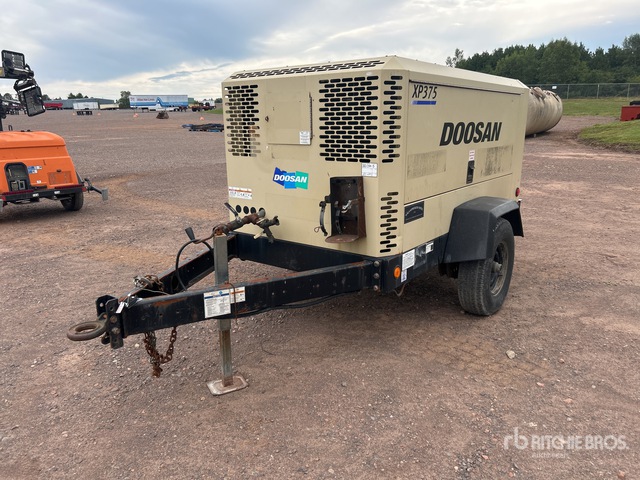 2016 Doosan XP375 375 cfm Mobile Air Compressor | Ritchie Bros. Auctioneers