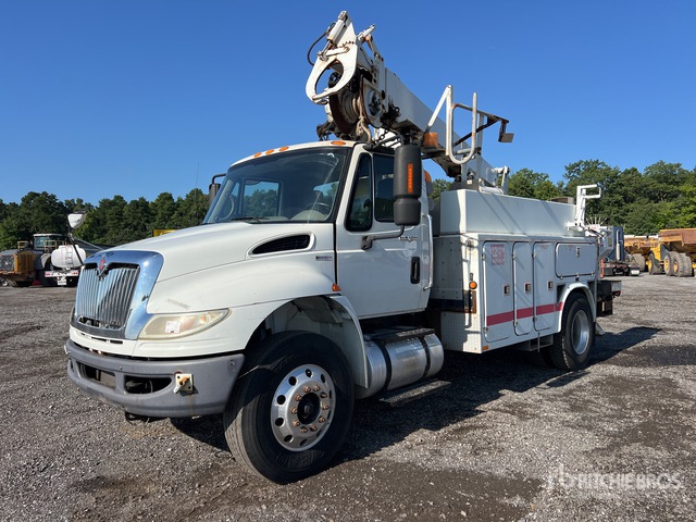 2010 Terex Telelect Commander C4045 on 2011 International 4400 4x2 ...