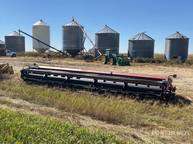 1995 Case 1010 30 ft Rigid Combine Header | Ritchie Bros. Auctioneers