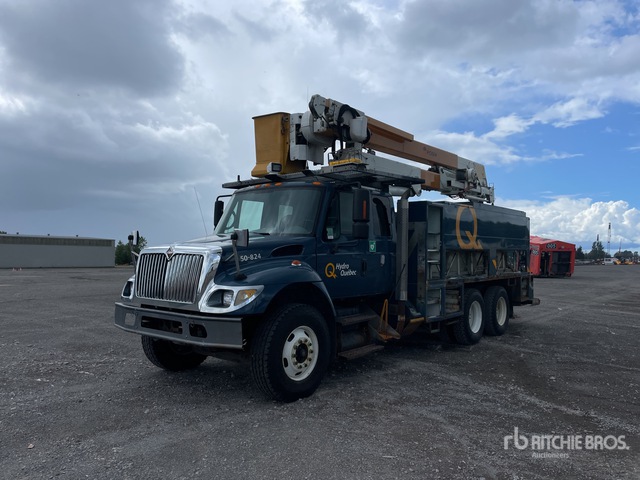 2008 Posi-Plus 400-46-B 46 ft on 2006 International 7400 6x4 Extended ...