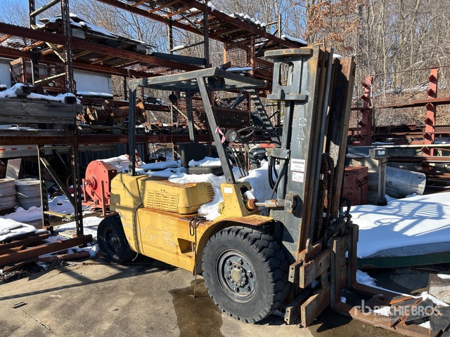 1997 Cat GP40 8000 lb Pneumatic Tire Forklift (Inoperable) | Ritchie ...