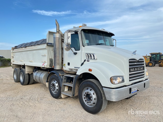 2011 Mack CSMR Metro-Liner 8x4 Twin-Steer T/A Dump Truck | Ritchie Bros ...