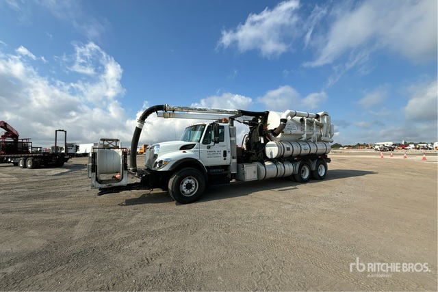 Vactor 2100 on 2011 International 7500 6x4 Vacuum Excavator Truck ...