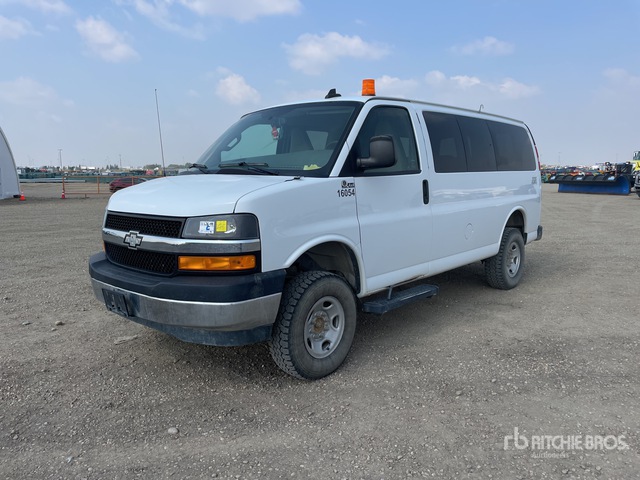 2018 Chevrolet Express 3500 4x4 12-Seat Passenger Van | Ritchie Bros ...