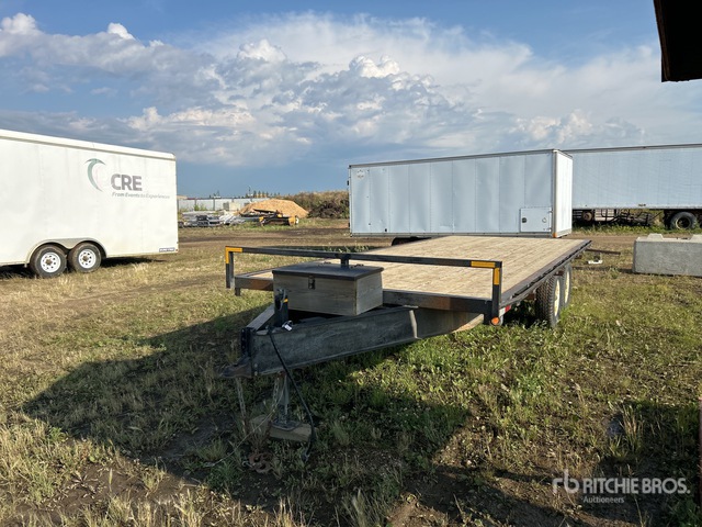 2004 RT Trailers 20 ft T/A Flatbed Trailer | Ritchie Bros. Auctioneers