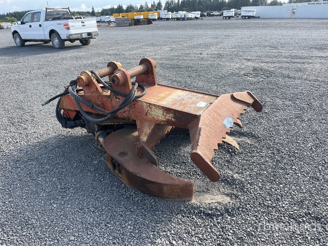 Young LG58W Log Grapple | Ritchie Bros. Auctioneers