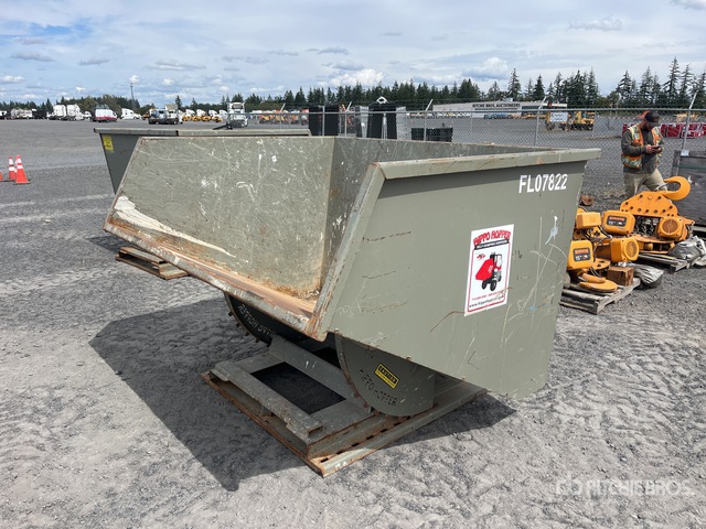 Hippo Hopper HH64HD 4 cyd Self-Dumping Hopper | Ritchie Bros. Auctioneers