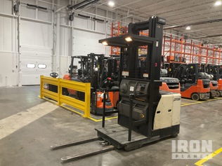 2006 Crown SP3420-30 3000 lb Order Picker in Burlington, Vermont ...