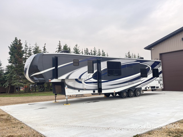 2019 Heartland Recreation Vehicle Cyclone 45 ft Tri/A Toy Hauler Travel ...