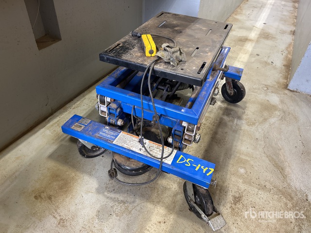 OTC 1595 2500 lb Hydraulic Powertrain Jack | Ritchie Bros. Auctioneers
