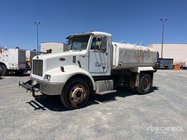 2003 Peterbilt 330 4x2 Water Truck | Ritchie Bros. Auctioneers