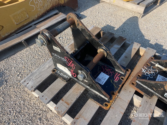 95E Hammer Mounting Bracket - Fits Cat 420F | Ritchie Bros. Auctioneers