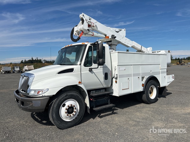 2006 Altec AT37G 37 ft on 2006 International 4000 4x2 Bucket Truck | Ritchie Bros. Auctioneers