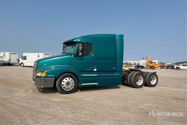 1998 Volvo VN 6x4 T/A Sleeper Truck Tractor | Ritchie Bros. Auctioneers