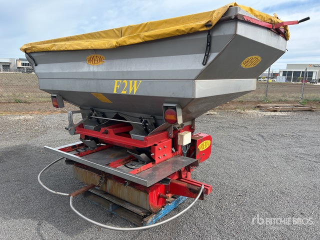2013 Bredal F2 16 m 3-Point Fertilizer Spreader | Ritchie Bros. Auctioneers