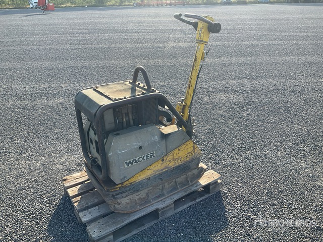 Wacker DPU 6055 Vibratory Plate Compactor (Inoperable) | Ritchie Bros. Auctioneers