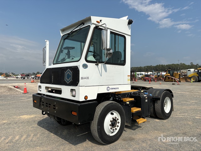 2016 Capacity TJ6500T 4x2 Spotter Truck | Ritchie Bros. Auctioneers