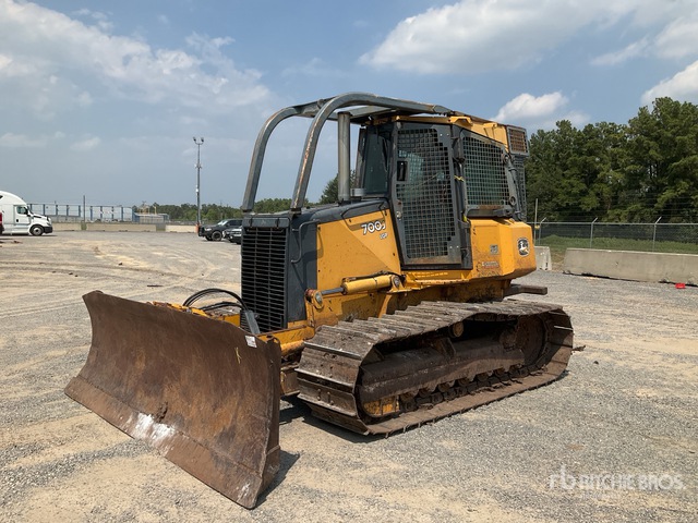2010 John Deere 700J Crawler Dozer | Ritchie Bros. Auctioneers