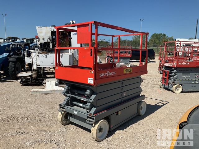 2014 Skyjack SJIII 4632 Electric Scissor Lift | Ritchie Bros. Auctioneers