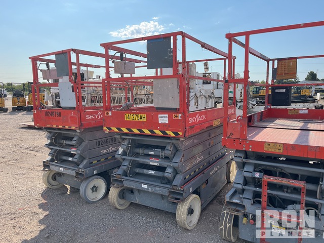 2014 Skyjack SJIII 4632 Electric Scissor Lift | Ritchie Bros. Auctioneers