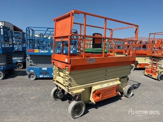 2015 JLG 3246ES Electric Scissor Lift | Ritchie Bros. Auctioneers