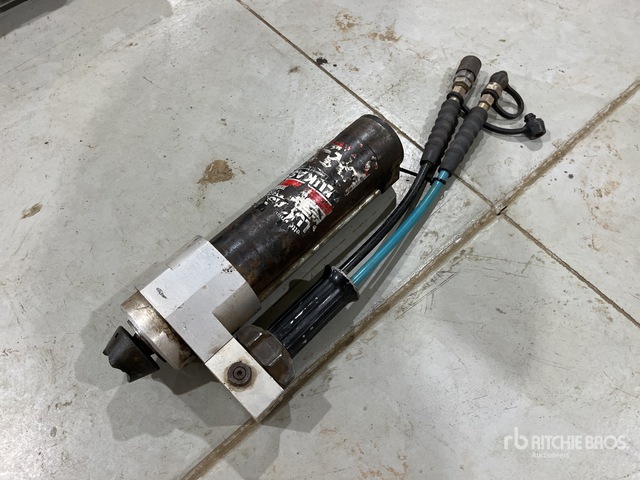 Lucas Hydraulic Ram | Ritchie Bros. Auctioneers