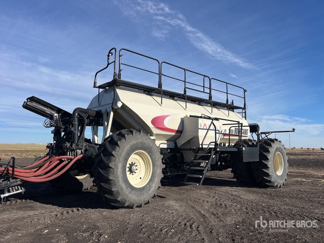 2015 Bourgault 7950 950 bu Tow-Behind Air Cart | Ritchie Bros. Auctioneers
