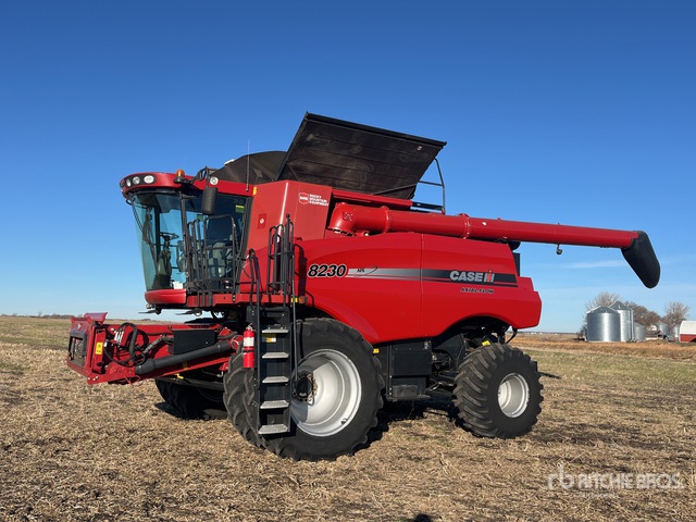 2012 Case IH 8230 Combine Harvester | Ritchie Bros. Auctioneers