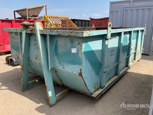 Hook-Lift Waste Container | Ritchie Bros. Auctioneers