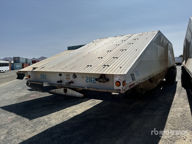 1999 Midland 8 ft 11 in T/A Belly Dump Trailer | Ritchie Bros. Auctioneers