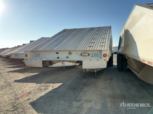 1999 Midland 8 ft 11 in T/A Belly Dump Trailer | Ritchie Bros. Auctioneers