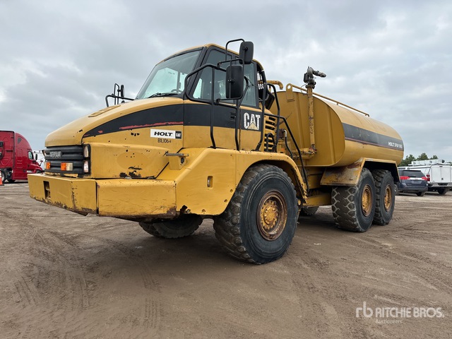 2006 Cat 725 5000 gal Articulated Water Truck | Ritchie Bros. Auctioneers