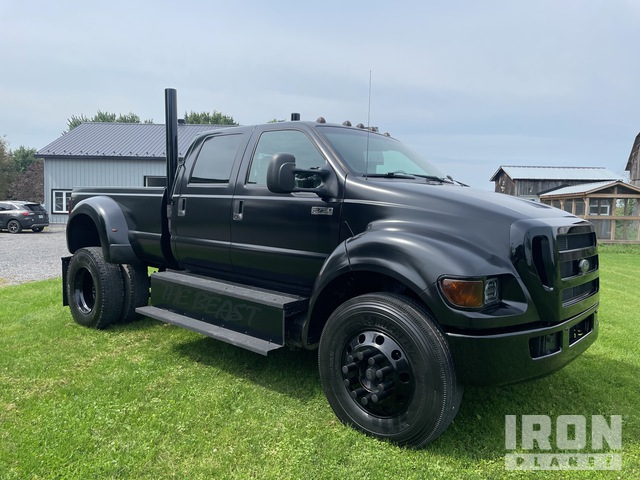 2009 Ford F-750 Super Duty 4x2 Crew Cab Pickup in Saint-Rémi, Quebec ...