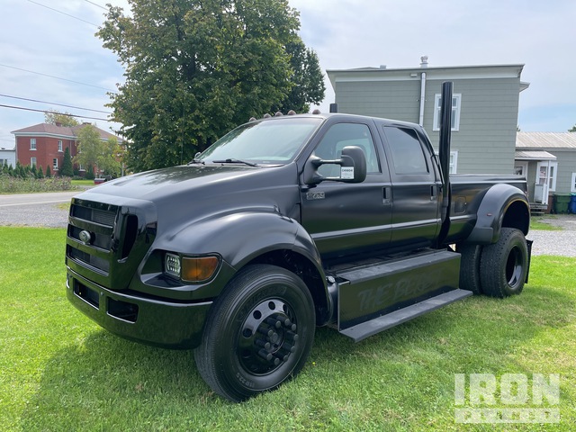 2009 Ford F-750 Super Duty 4x2 Crew Cab Pickup in Saint-Rémi, Quebec ...