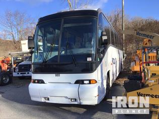 2000 MCI Motor Coach Industries 102-EL3 Bus in North Franklin ...