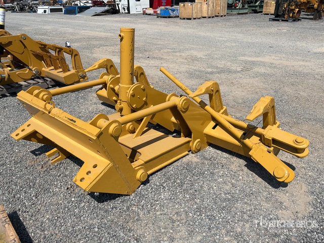 84 in Motor Grader Ripper - Fits Cat 140H | Ritchie Bros. Auctioneers