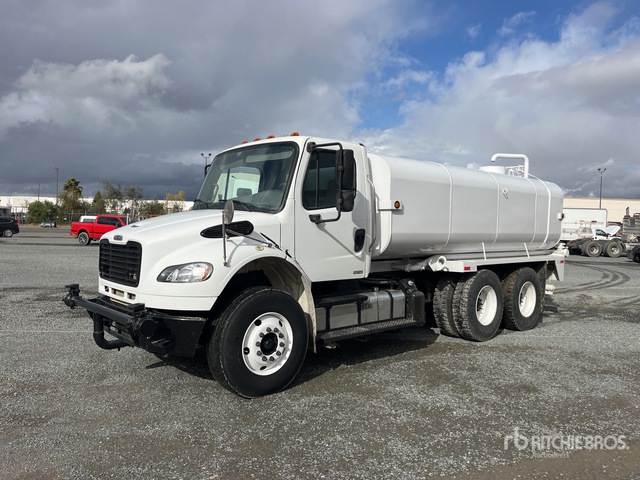 2011 Freightliner M2 106 4000 gal 6x4 Camion cisterna de agua | Ritchie ...